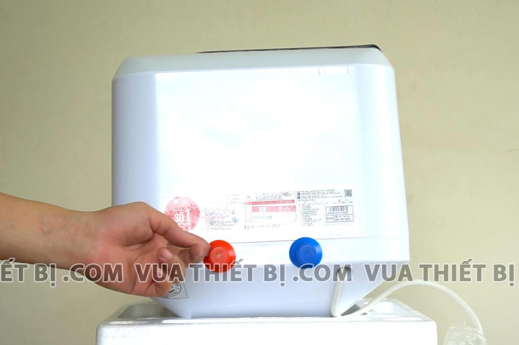 Bình nóng lạnh ROSSI NAPAS 15L lít vuông RNA-15SQ gián tiếp 2500w giá rẻ nhất!